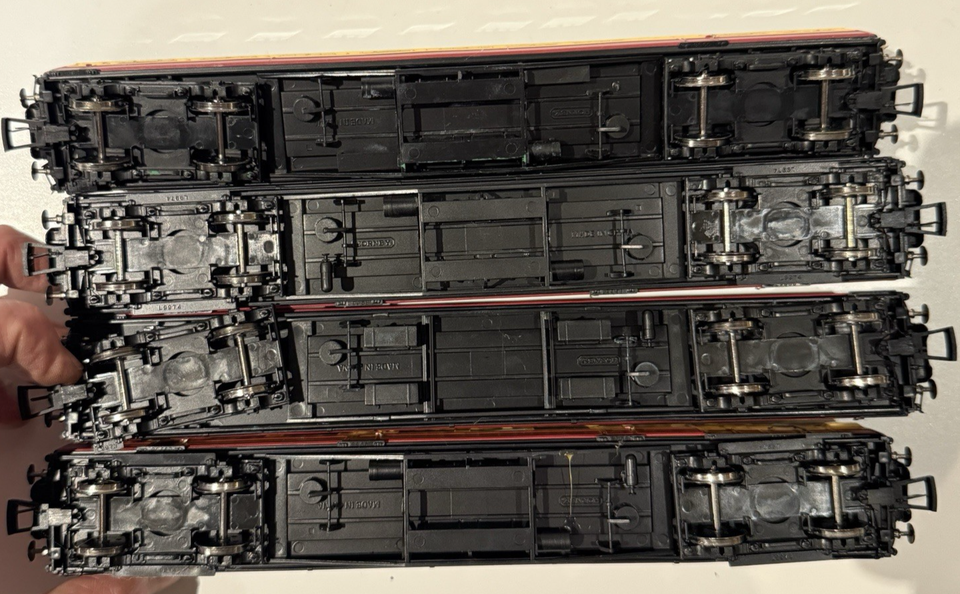 Rake of 4 Hornby OO Gresley Coaches BR Crimson & Cream Livery Excellent ...