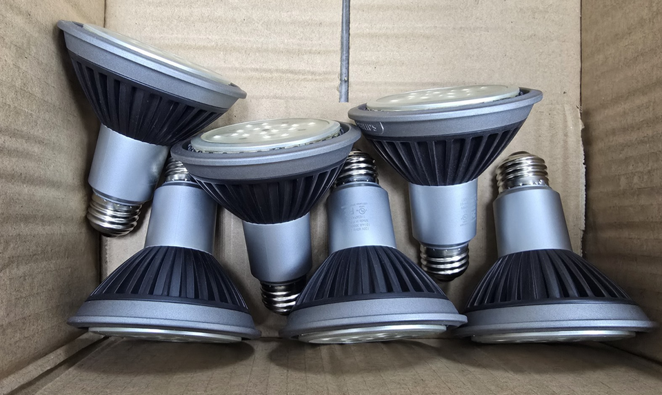 PHILIPS ENDURALED WARM WHITE 11E26PAR30L 120V 11W 3000K (LOT OF 6) | eBay