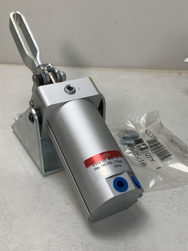 New No Box DESTACO De Sta Co 810-U PNEUMATIC CLAMP, 600 Lb Max Cap H4-4 ...