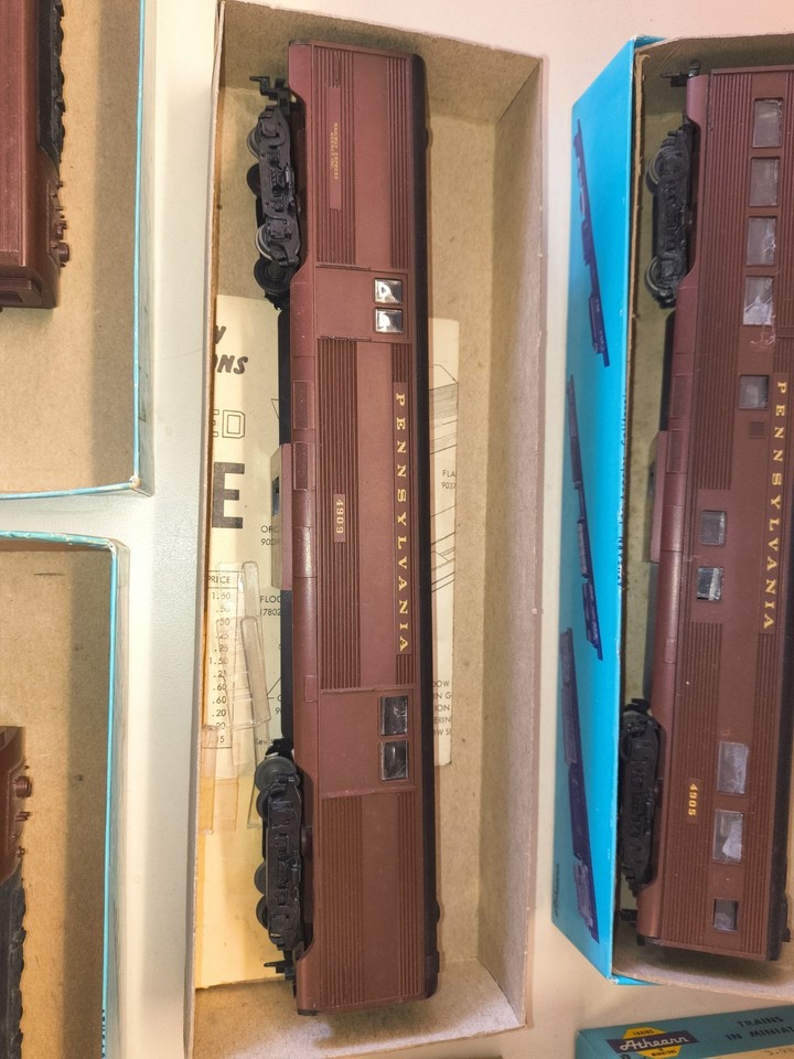 HO Scale Broadway Limited PRR Pennsylvania F7 A/B/A with 3 passenger ...