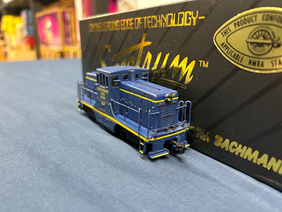 Bachmann HO Baltimore & Ohio #20 GE 44 Ton Switcher Diesel Engine 41 ...