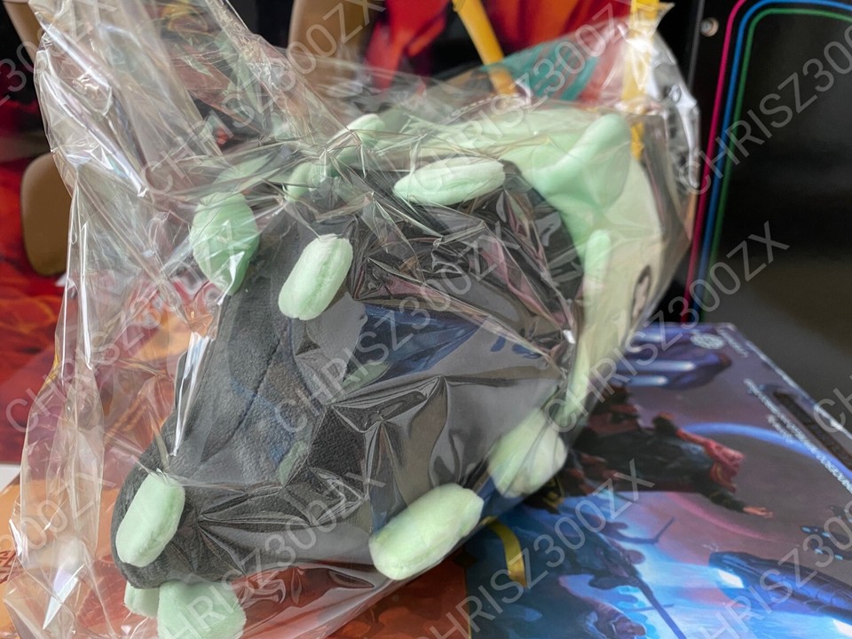 Rain World Glowing Glow In The Dark Green Lizard Plush 13" Plushie ...