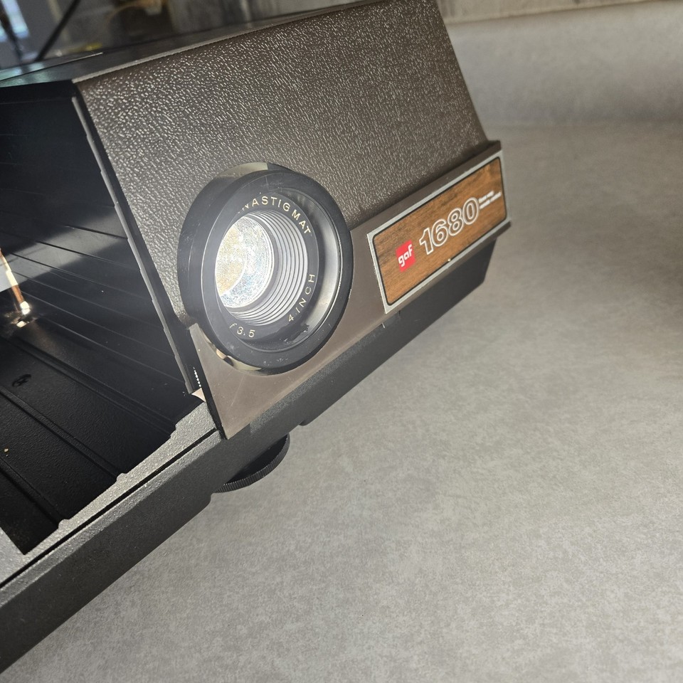 Vintage GAF 1680 Slide Projector Complete w/Tray+ Power Cord No Remote ...