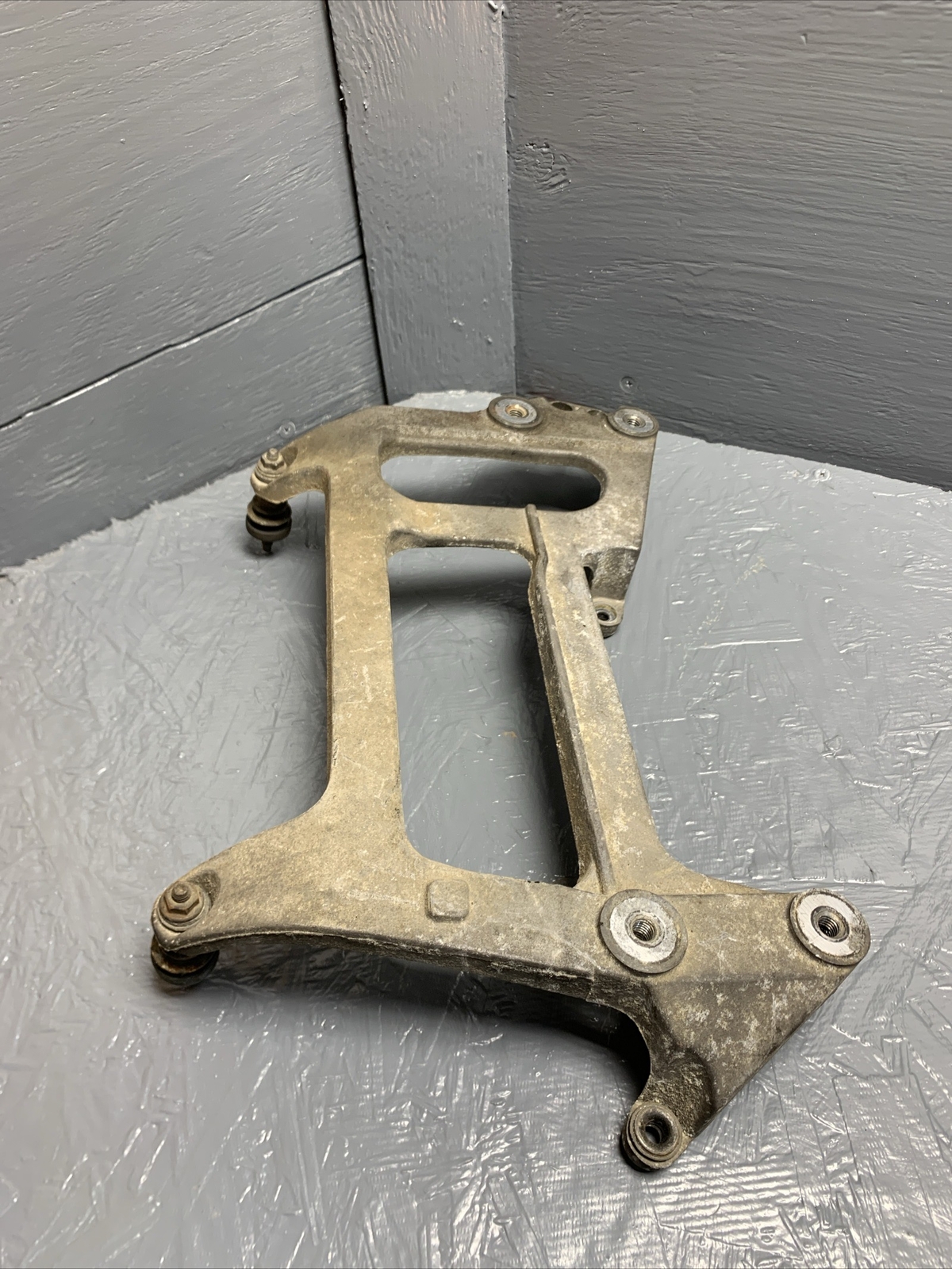 Genuine Ford 6.0 2003 F250 FICM Mounting Bracket 1840684C1 for sale ...