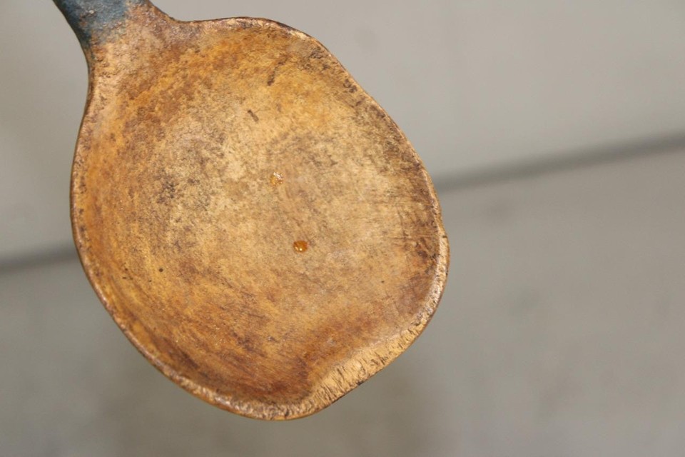 A VERY RARE 18TH C HAND-CARVED MAPLE SPOON OR DIPPER IN LATER OLD BLUE ...