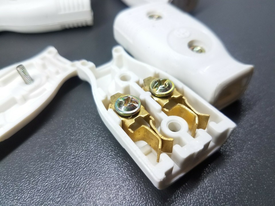 One (1) AC Plugs 15A 120V 2 Prong Residential Grade Female Plug Socket ...