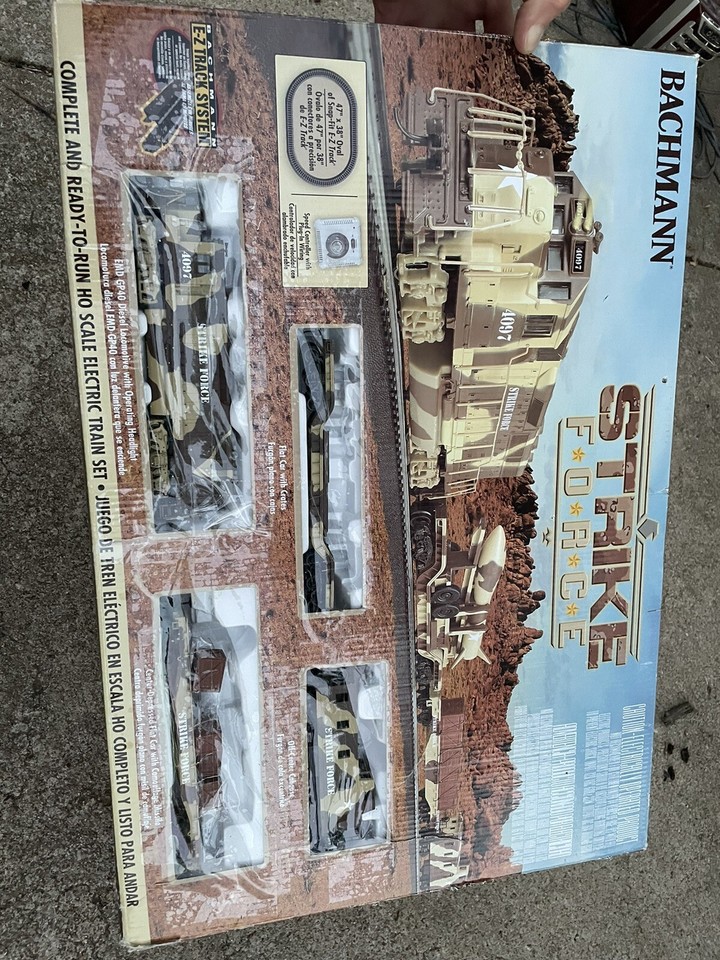 Bachmann 00752 HO Scale Army Strike Force Train Set Track Included ...