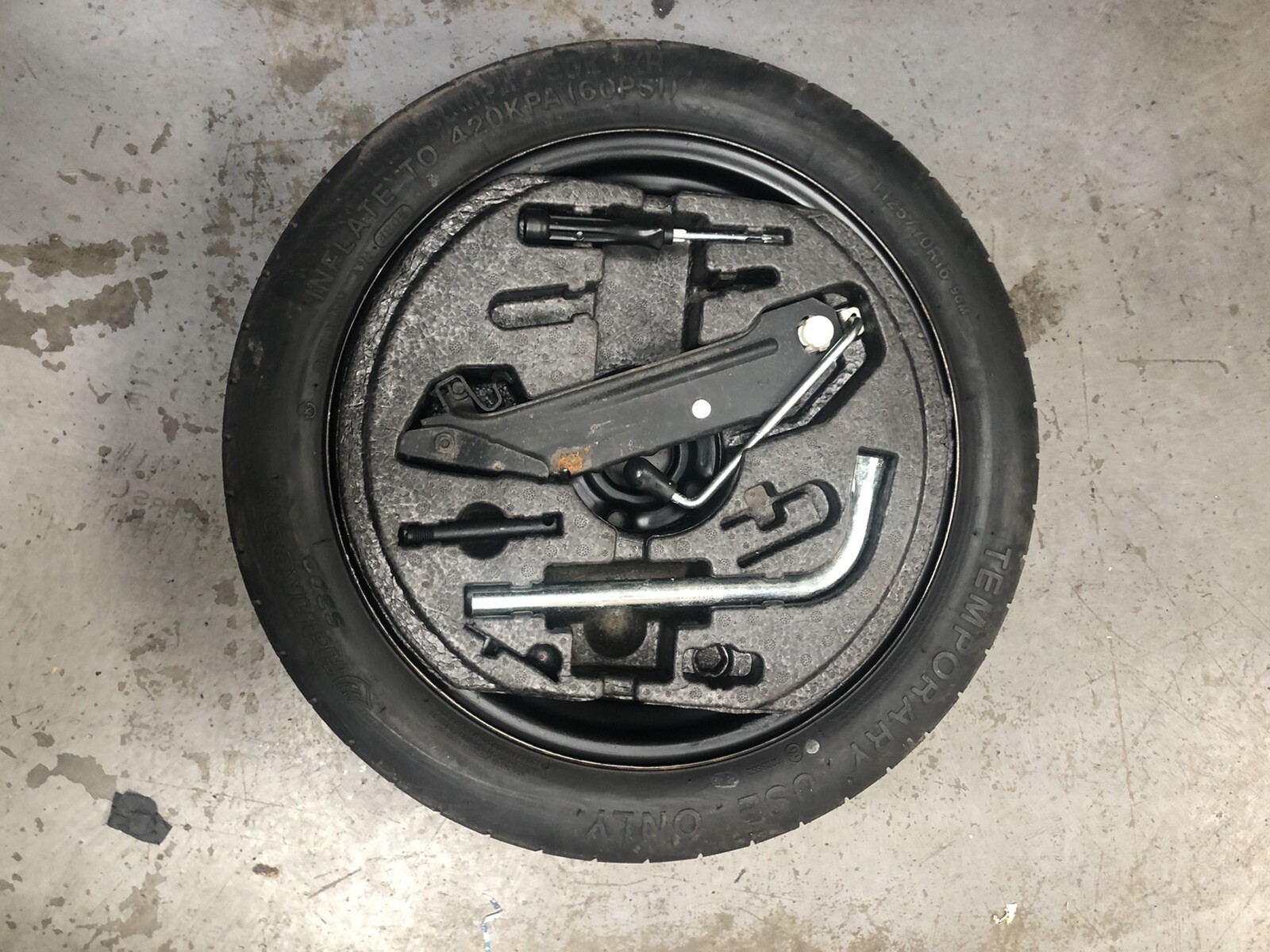 SKODA YETI 2WD 2009-2017 16" SPACE SAVER SPARE WHEEL JACK & SPANNER ...
