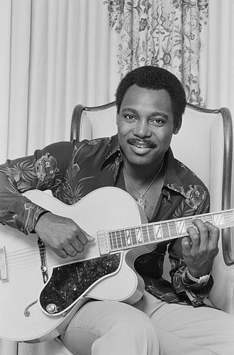 Singer-Songwriter And Guitarist George Benson Home 1977 OLD MUSIC PHOTO ...