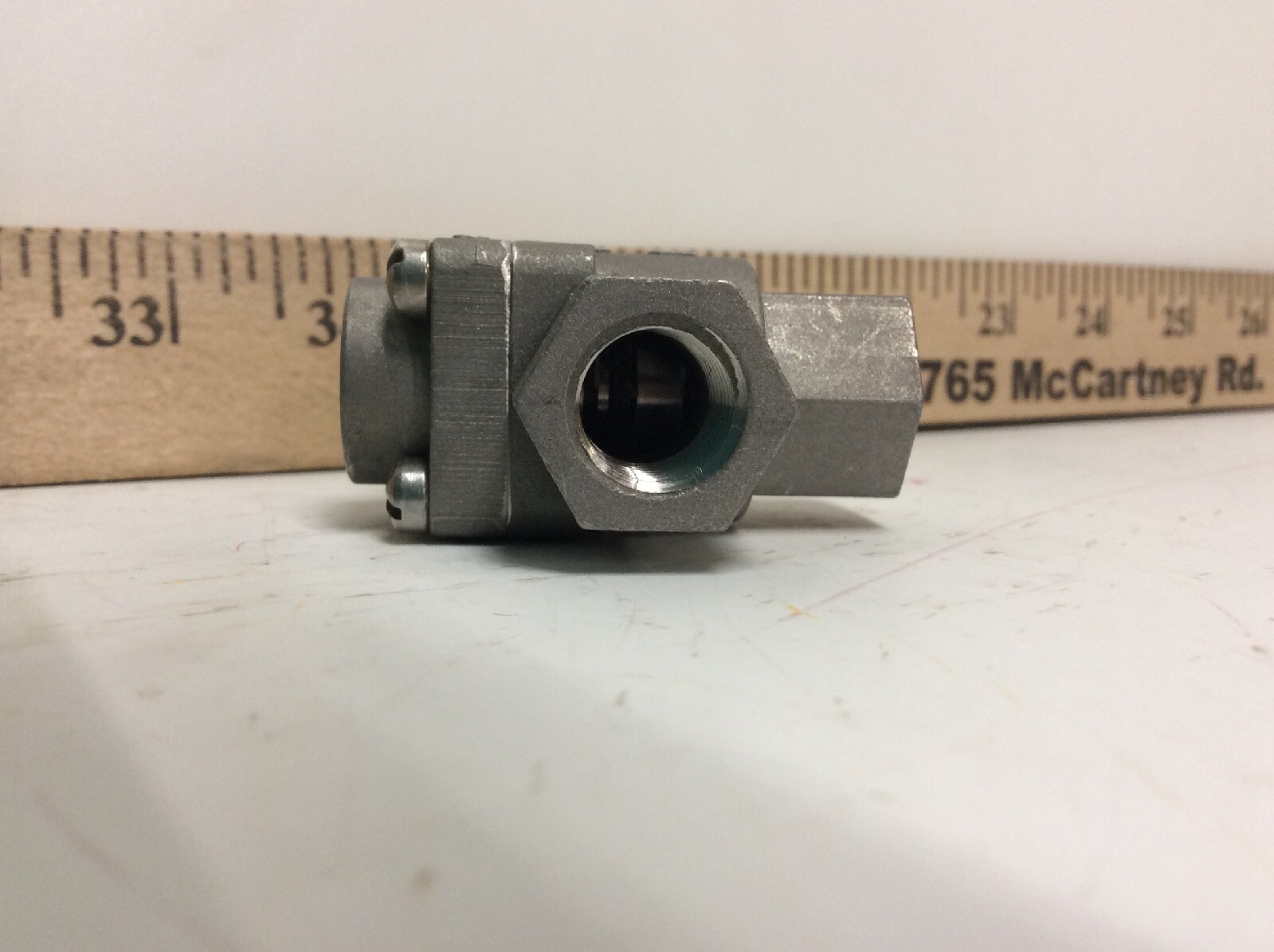 VERSA SV-3-316 Shuttle Valve 1/4 FIP VERSA Prod Company NEW SURPLUS NO ...