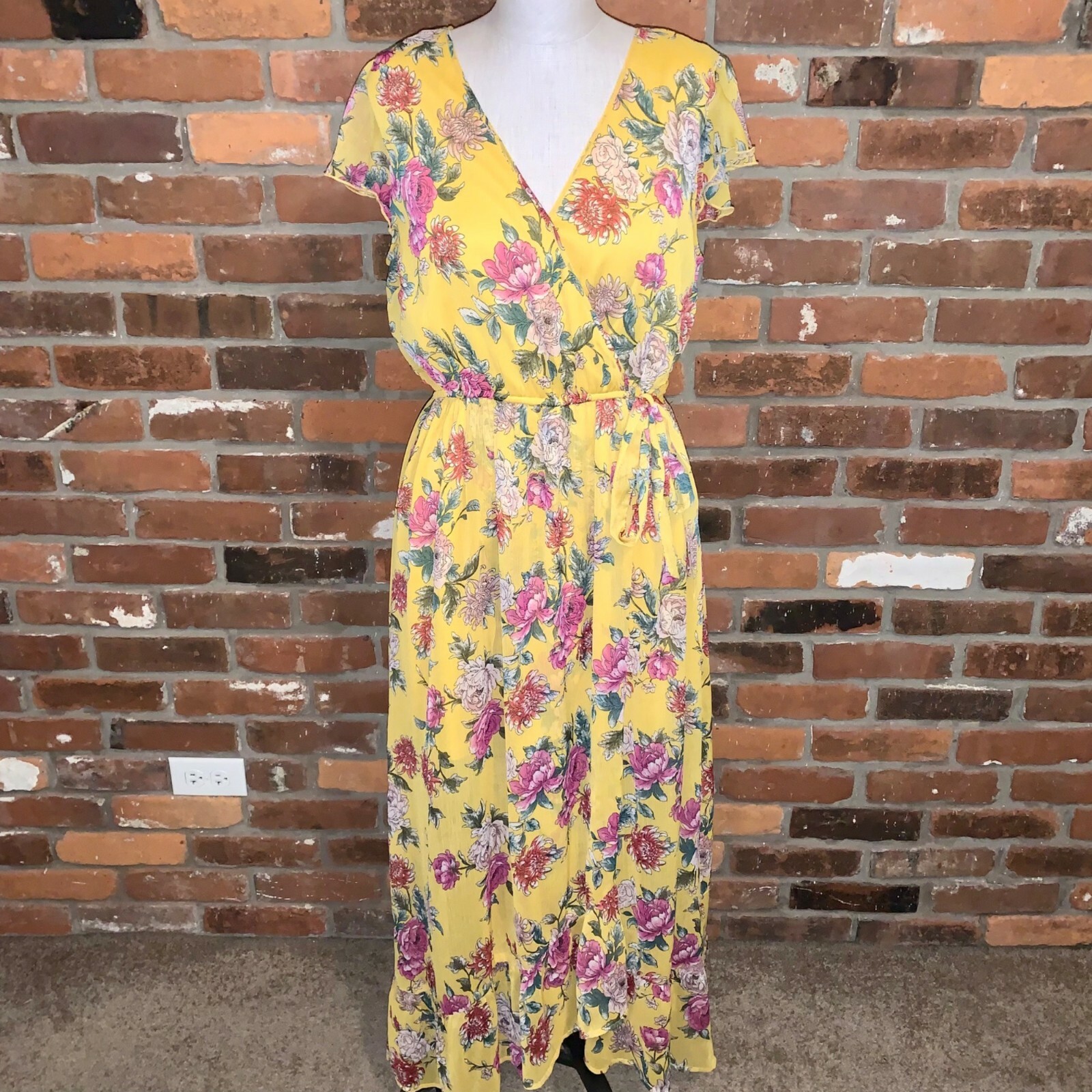 Band Of Gypsies Yellow Floral Flutter Sleeve Maxi Dre… - Gem