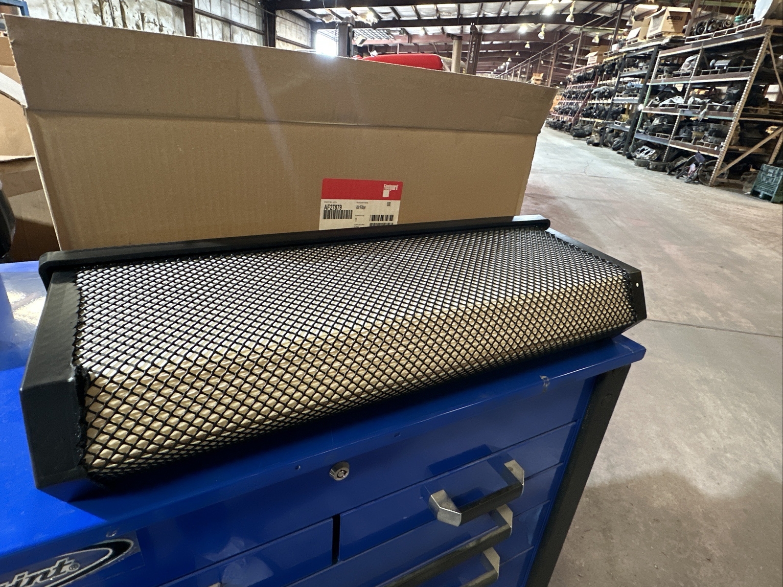 FLEETGUARD AF27879 - Air filter cross reference