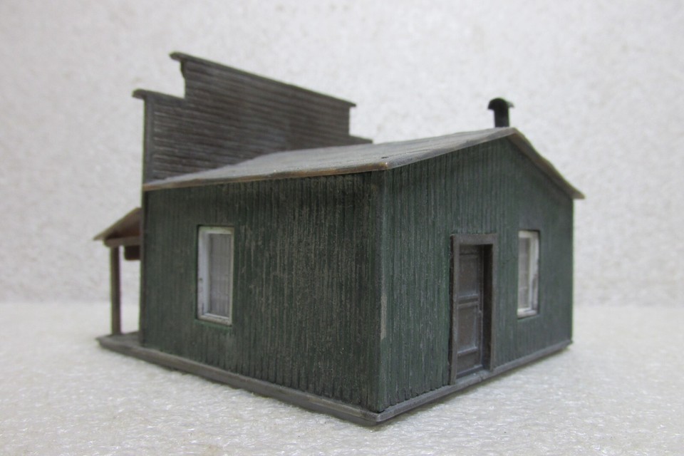 HO SCALE KIBRI ROGER'S GENERAL STORE 1860, CHICKENS, BEER - OLD WEST ...