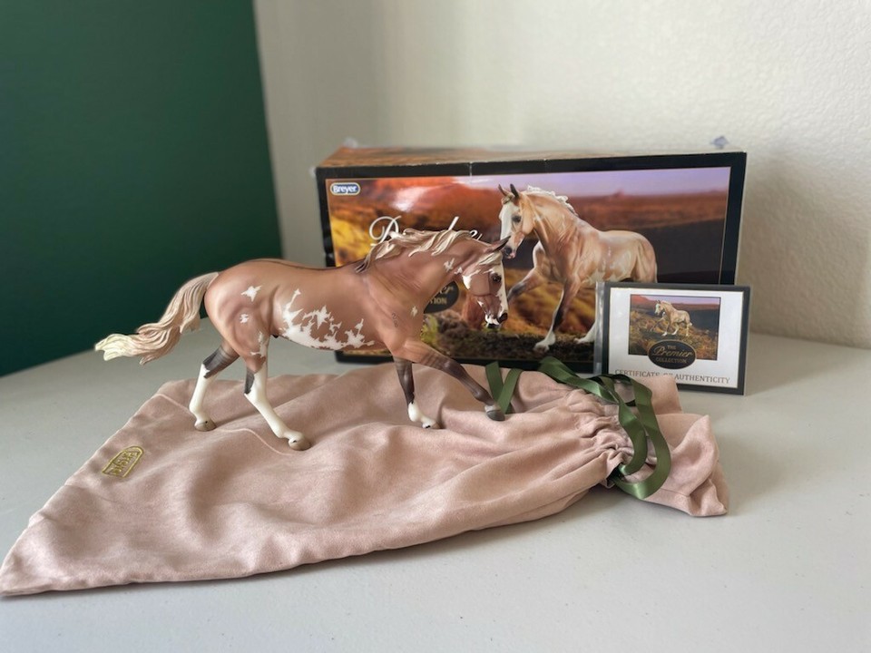 Breyer Dundee 2018 Premiere Model | eBay