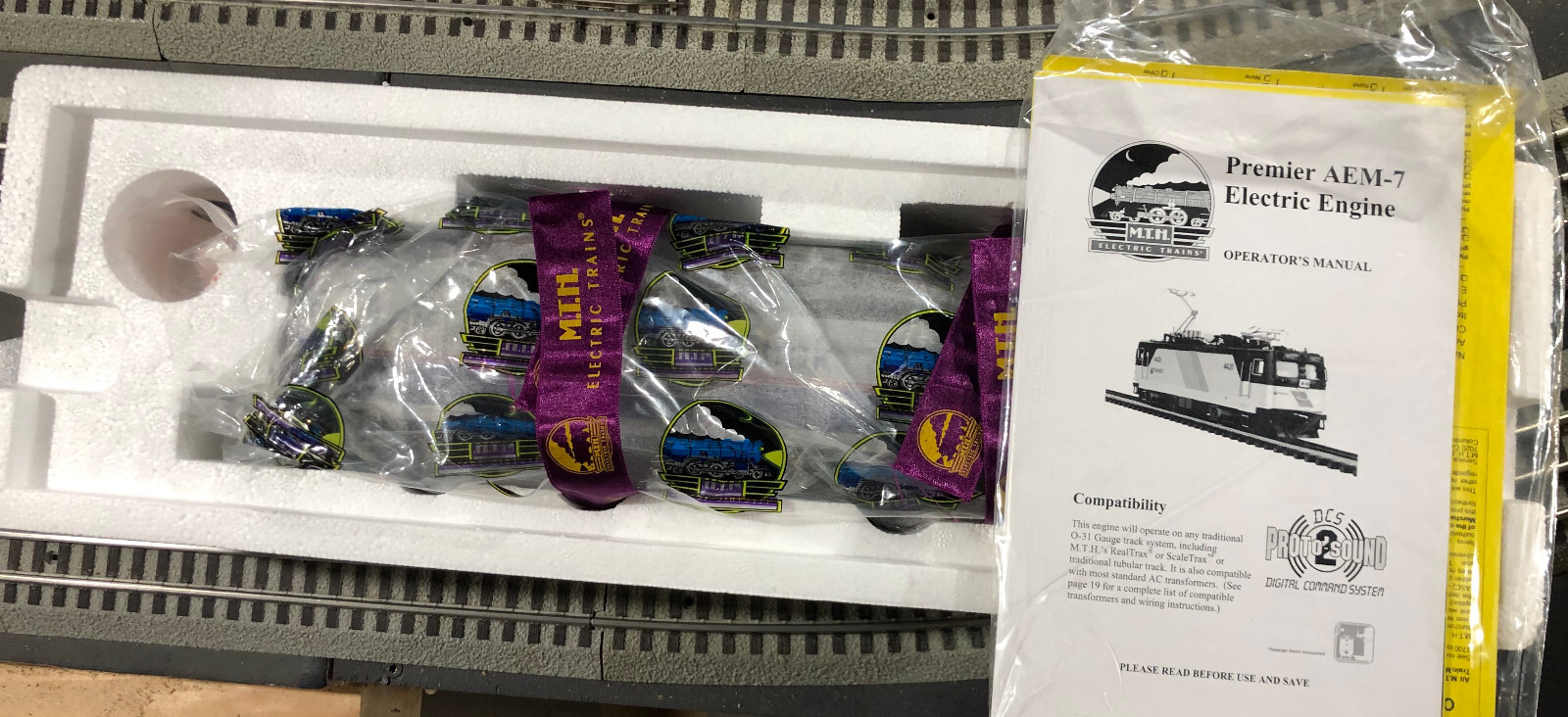 MTH Premier 20-5528 Amtrak AEM-7 Engine #944 (Phase IV) with ...