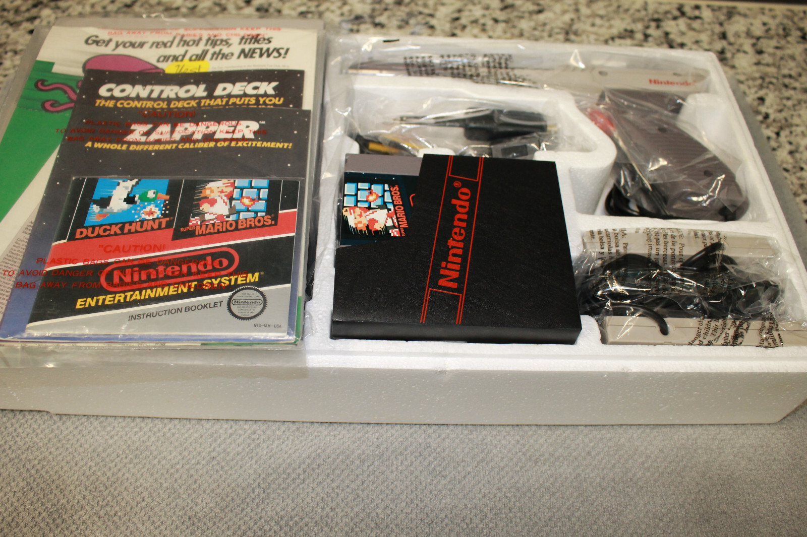 NINTENDO Action Set NES-001 Gray Zapper With Super Mario & Duck Hunt ...