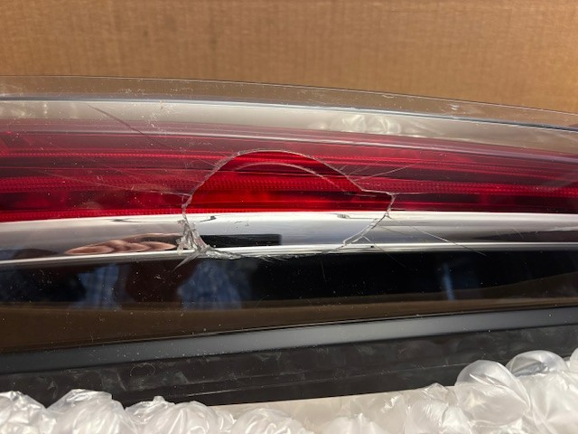 2015-2020 Cadillac Escalade RH Passenger Taillight (OEM) Part ...