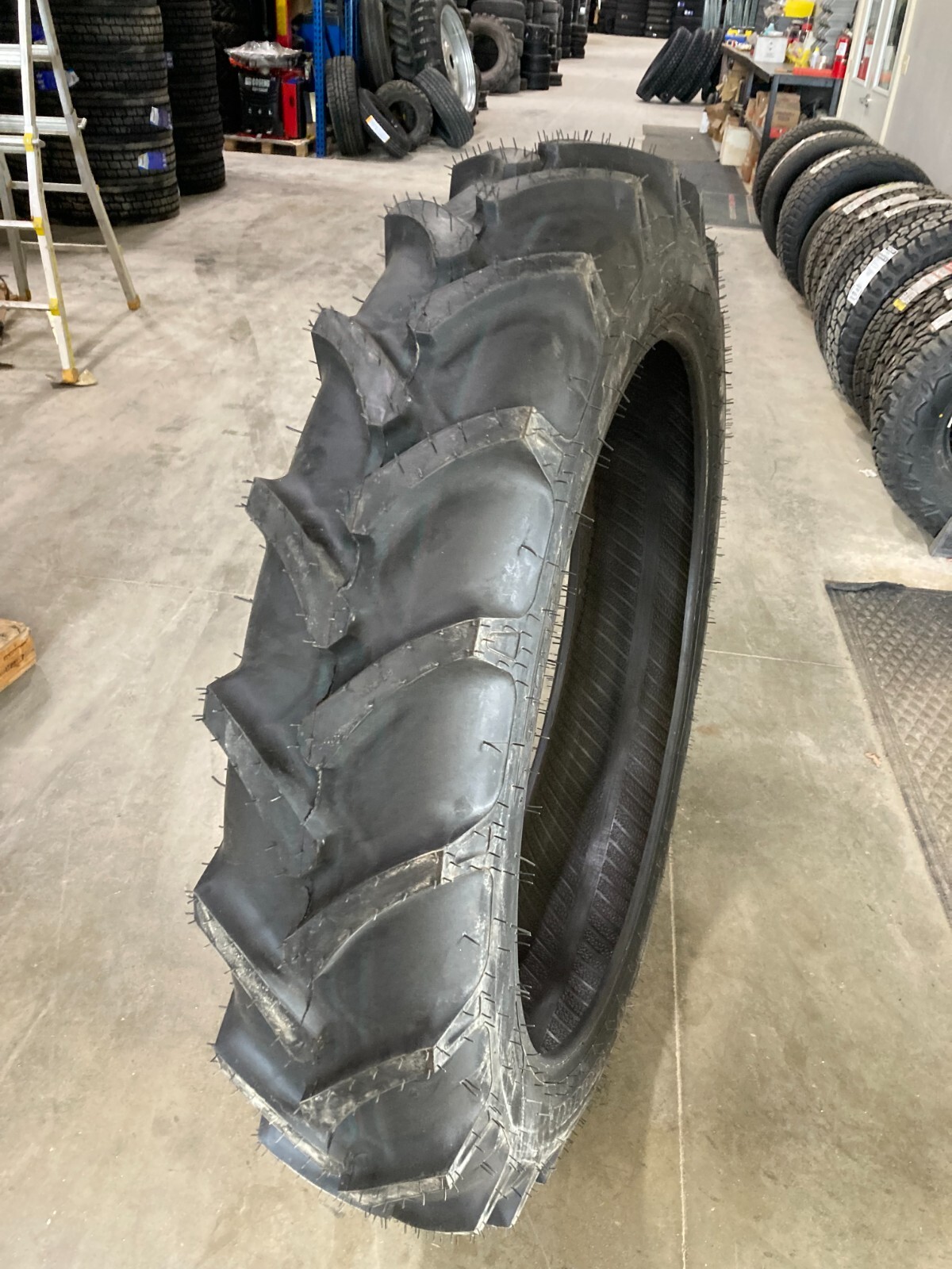 2 11.2-38 MRL R-1 Tractor Tire 10 Ply Tubeless Pivot 11.2x38 Heavy Duty