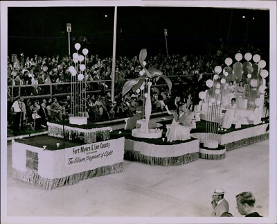 LG854 1970 Orig Photo ORANGE BOWL PARADE Gorgeous Girls Edison Pageant ...