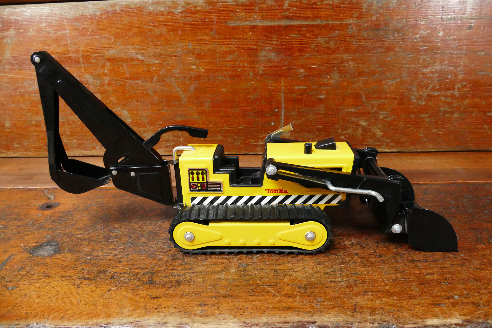 Vintage Tonka T-6 Front End Loader Backhoe Bulldozer Rubber Track ...
