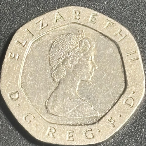 1982- 20 Pence Copper- Nickel 7 Sided Coin Weighing 4.98 Grams. Very ...