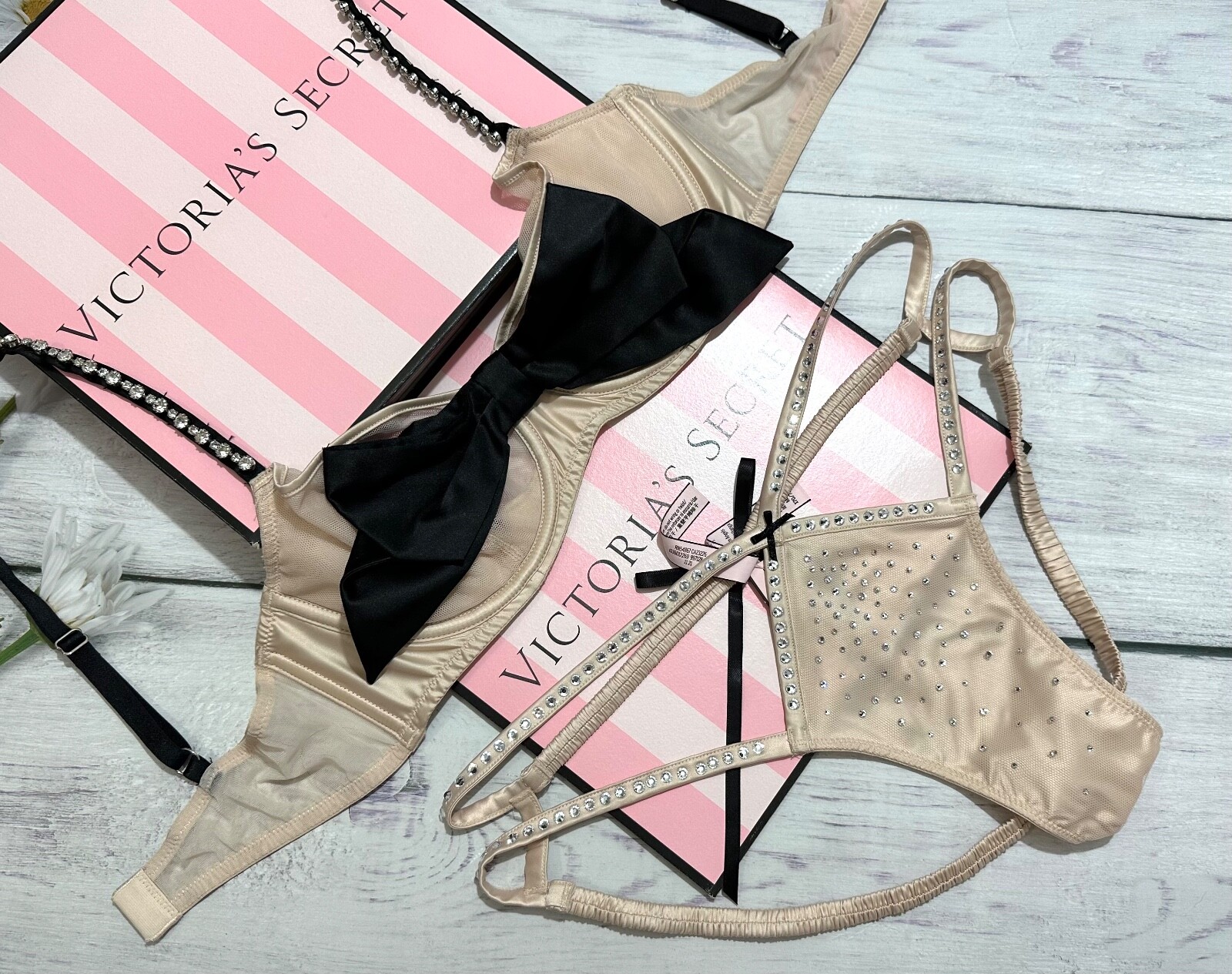 Victoria's Secret Unlined Bow Balconette Bra Cut Out Set Shine Strap ...