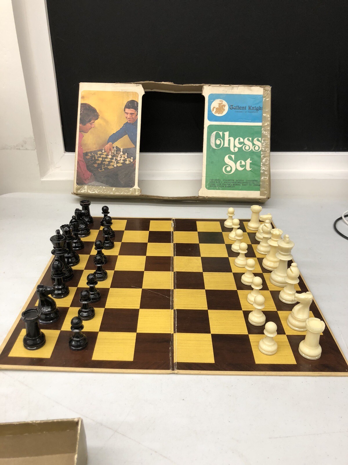 Vintage Gallant Knight Chessmen Of Champions Chess Set in Staunton ...