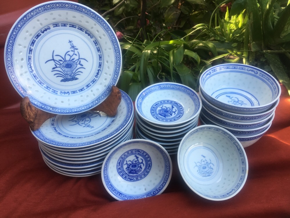 28 piece set of Vintage, Chinese Rice Pattern Bowls, with a Floral Mum ...