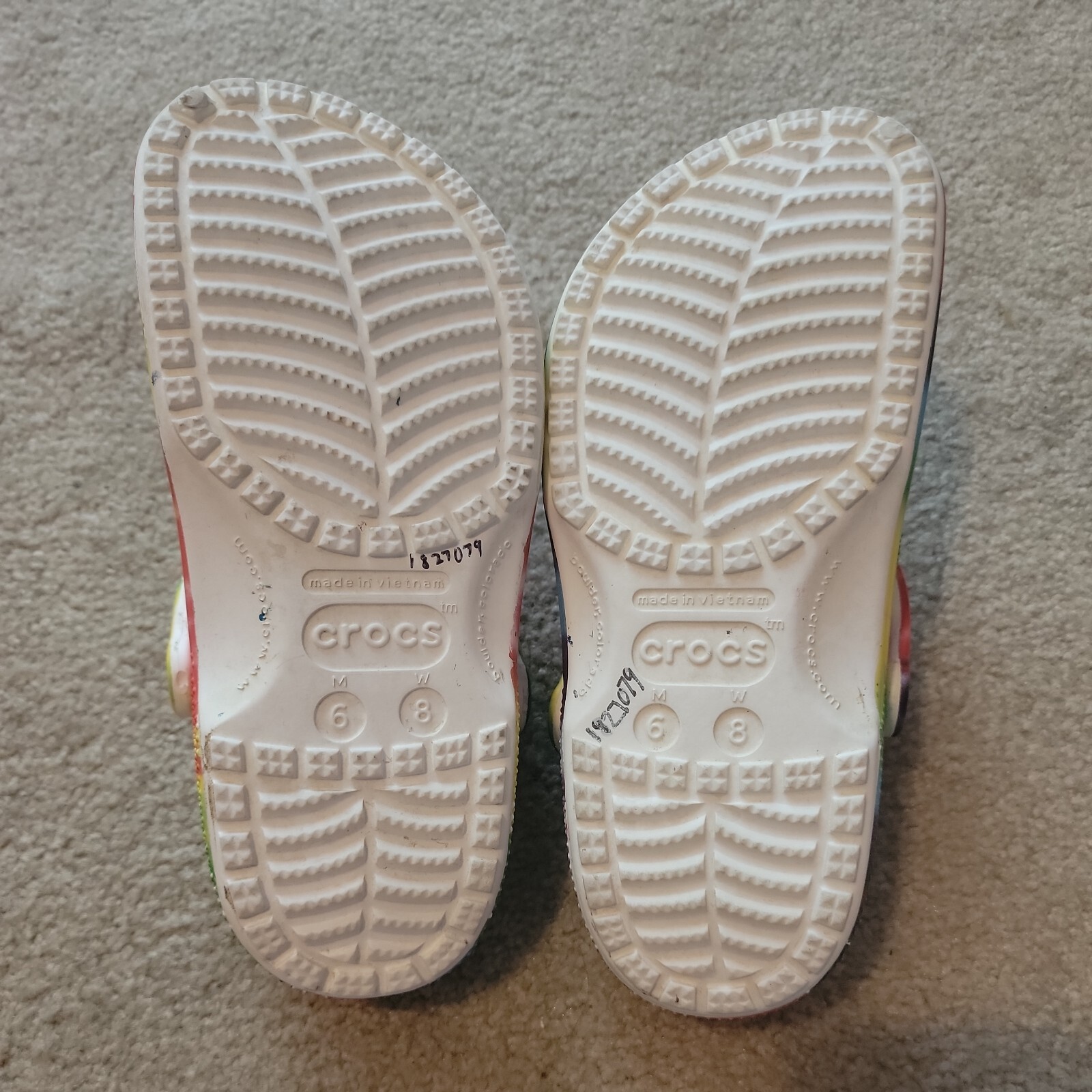 Crocs Classic Tie Dye Graphic Clogs Rainbow Colors Me… - Gem