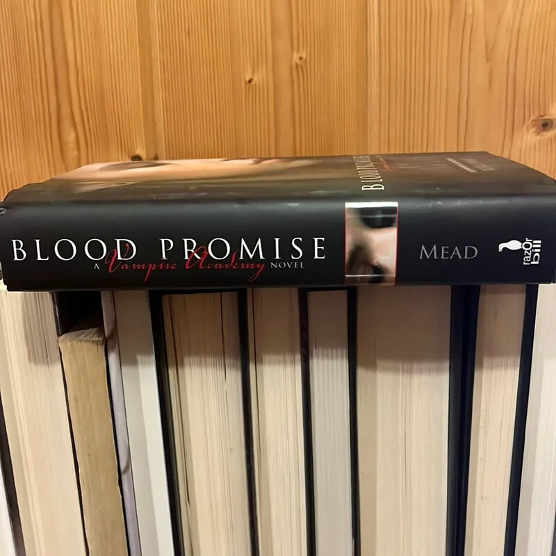 Blood Promise by Richelle Mead, Vampire Academy series, Book 4 ...