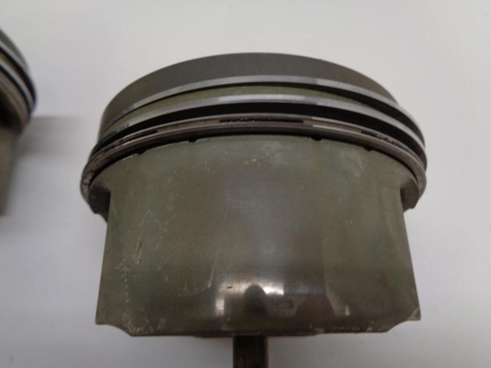 4 USED GENUINE PORSCHE 968 PISTONS WITH CONNECTING RODS 944 103 111 1R ...