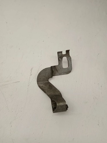 Mercedes-Benz GLC X253 C253 2017 fender mounting bracket A2535240040 ...