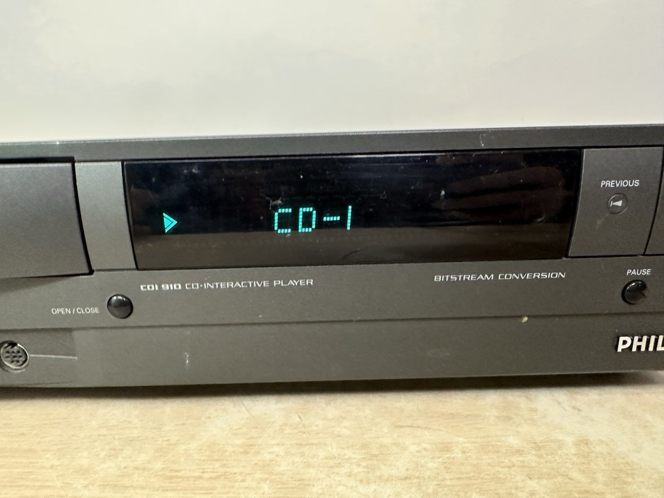Philips CDI-910 Console/System ONLY w/ No Remote, Cords, Etc. Powers On ...