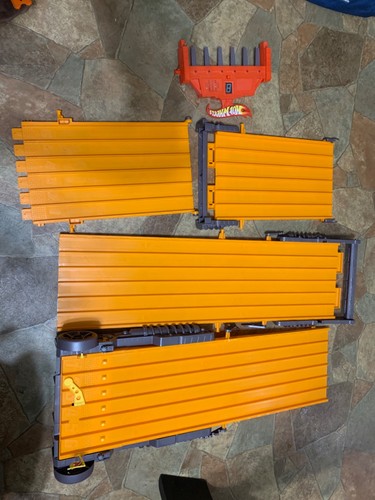 Rare Hot Wheels Super 6-Lane Raceway 1:64 8 Ft Of Racing Action 6 Lane ...