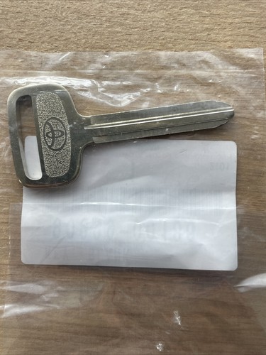 Genuine Master Key Blank Uncut Toyota Hilux 4Runner Tacoma RAV4 90999 ...