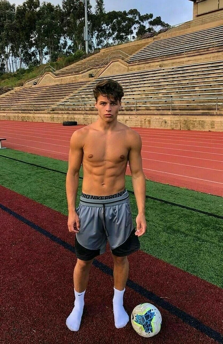 Best Football Player Body