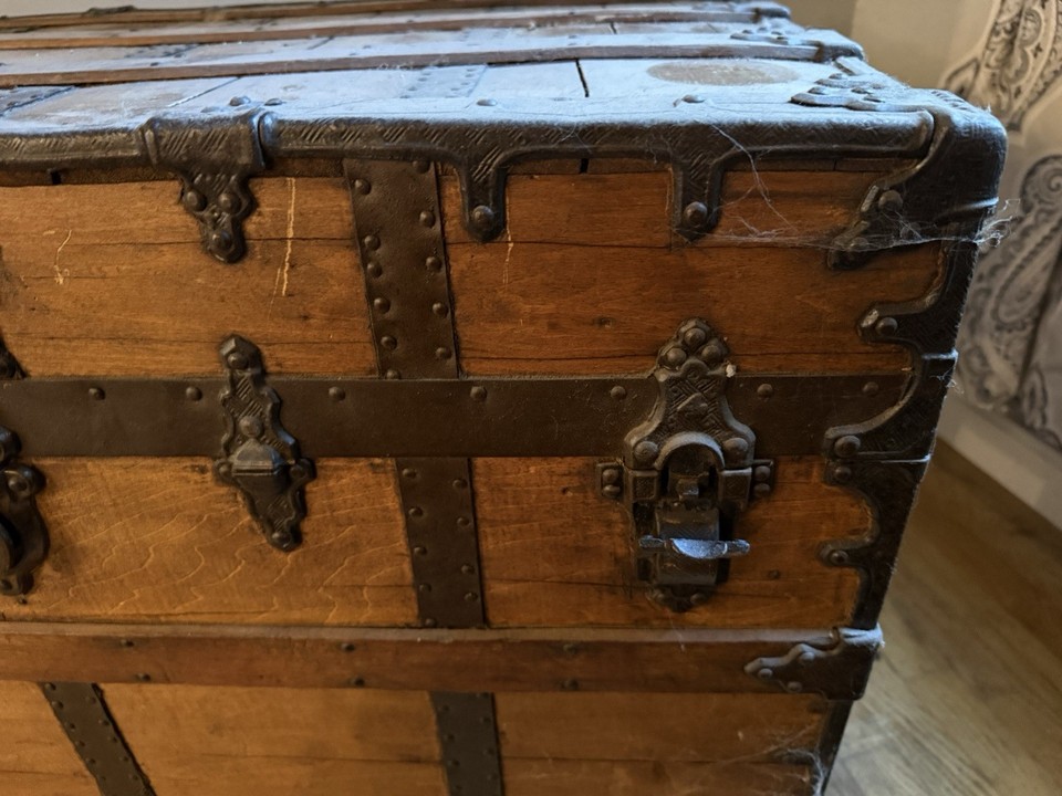Antique Circa 1907 CA Taylor Trunk Works Chicago NY Flat top Steamer ...