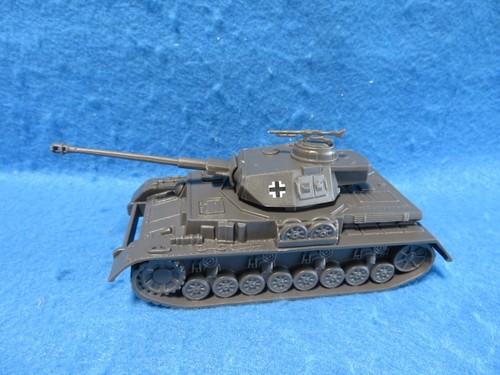 WWII Panzer IV long barrel tank by CLASSIC TOY SOLDIERS 1/38th plastic ...
