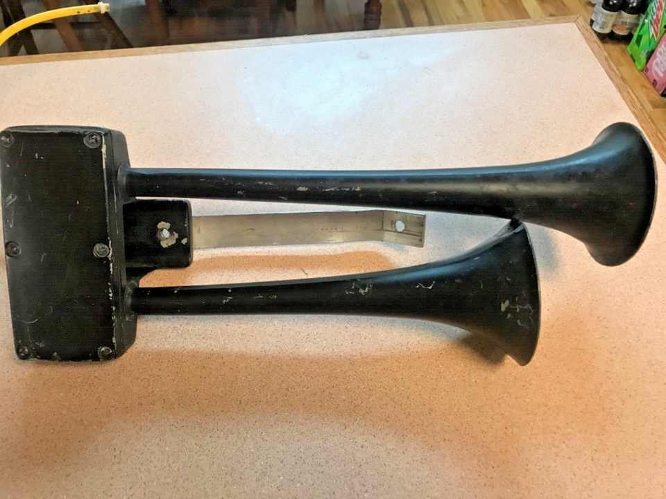 Vintage Black Hadley Dual Double Trumpet Air Horn Bully Horn Working | eBay
