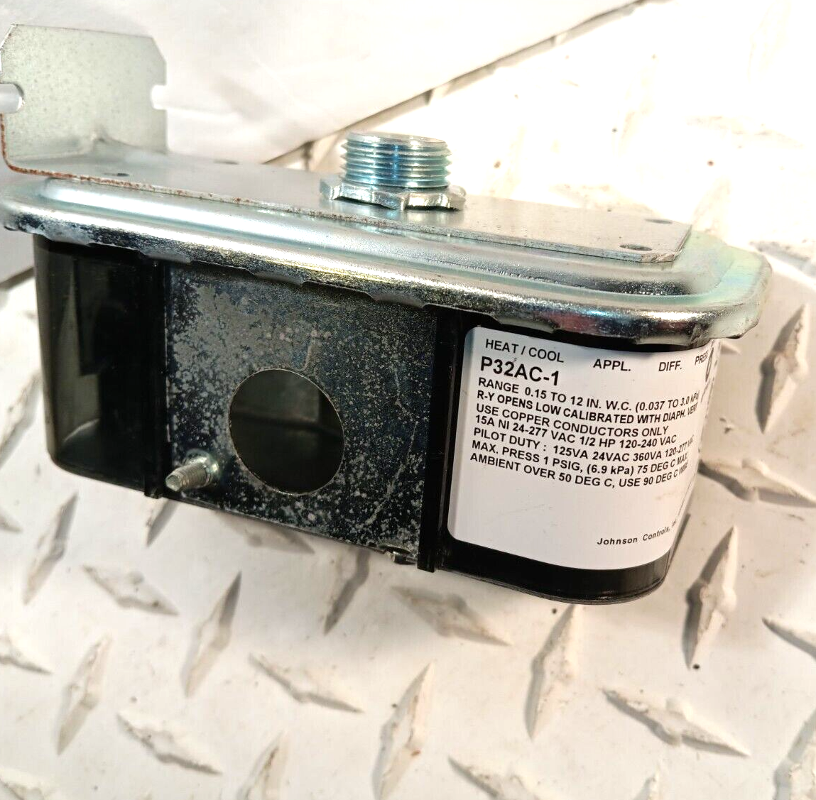 Johnson Controls Penn P32AC-1 Pressure Switch | eBay