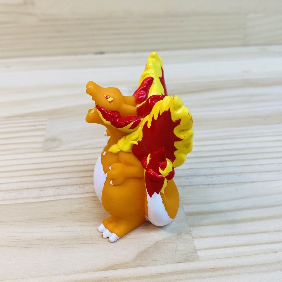 2020 Pokemon Gigantamax Charizard Finger Puppet Figure Bandai Nintendo ...