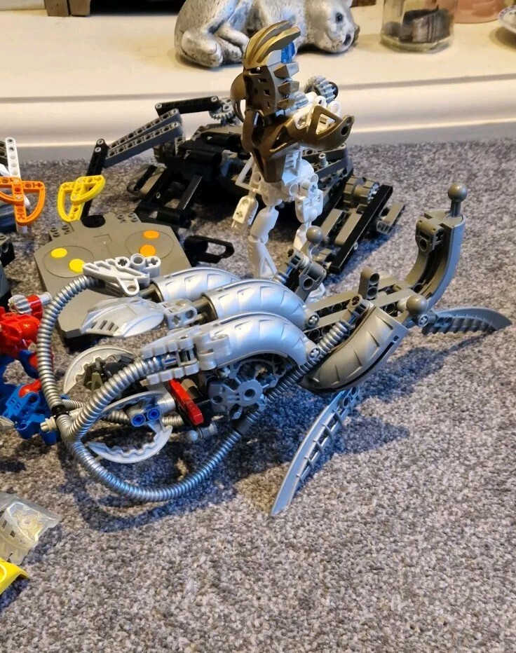 LEGO BIONICLE Manas 8538 + 8595 Takua Pewku + 8596 Takanuva. See ...