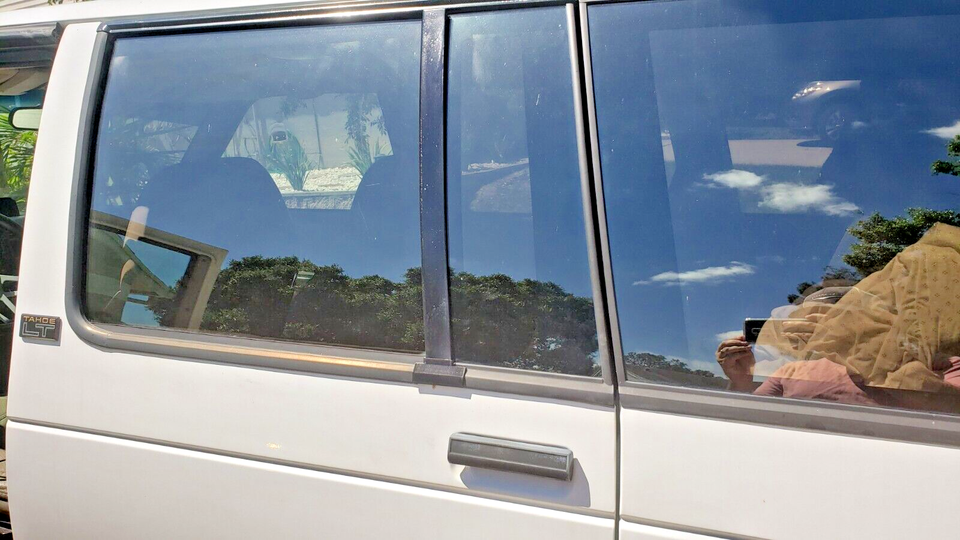 1990-1994 Chevrolet S10 Blazer Rear Door Window Trim | Black | Self ...