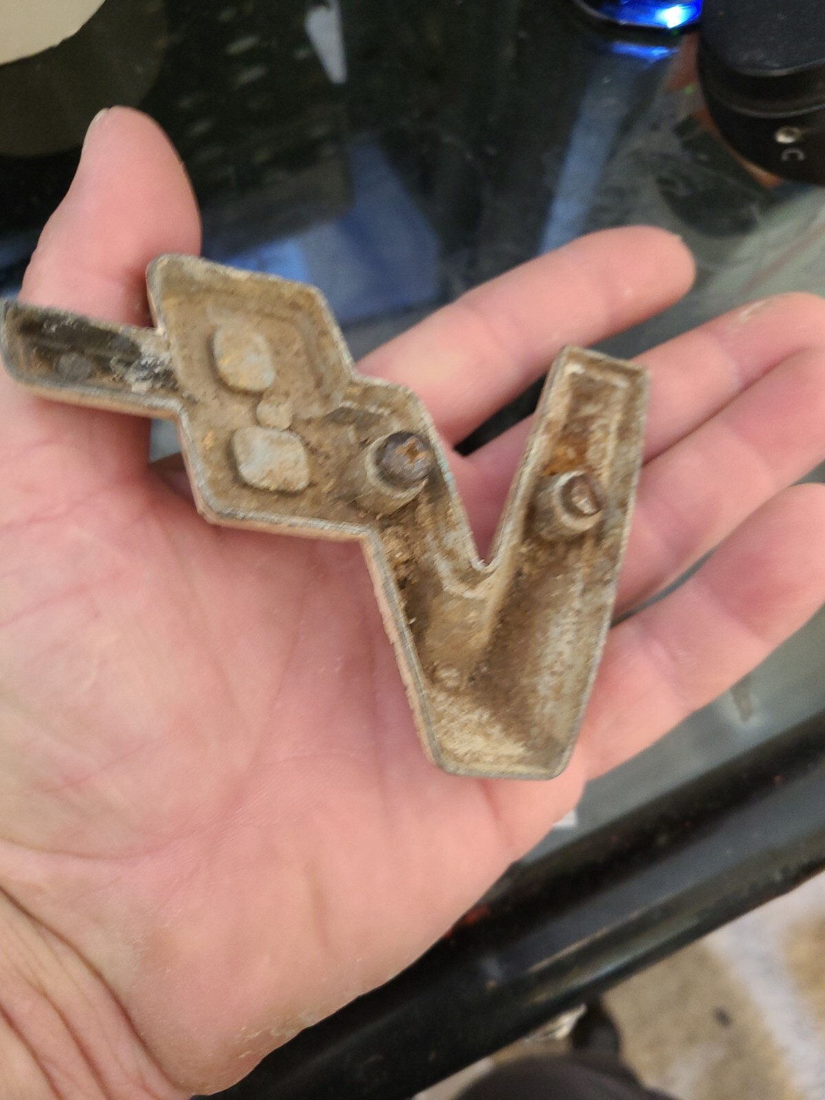 1958 59 GMC TRUCK V8 FENDER EMBLEM OEM 2362169 GM | eBay