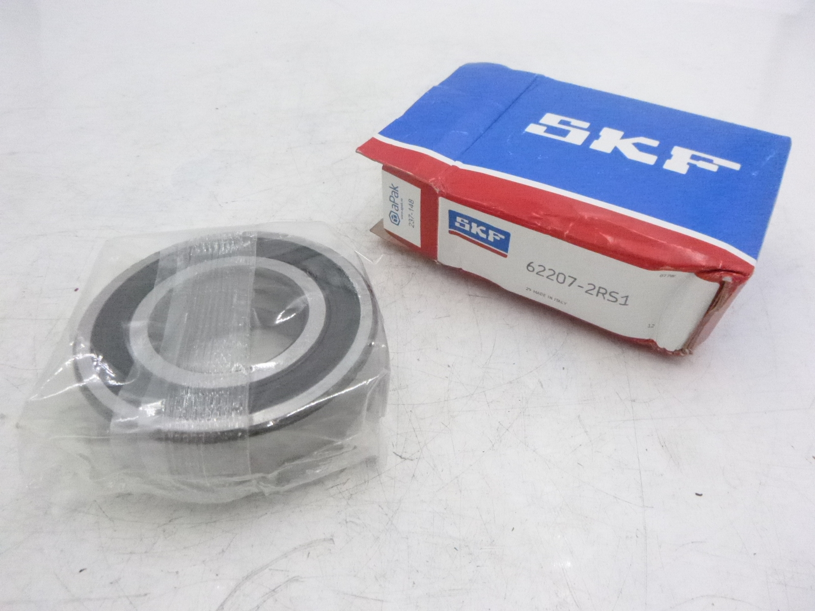62207 2rs1 SKF Single Row Ball Bearing for sale online | eBay