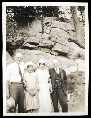 Vintage PRETTY FLAPPERS Snapshot Photo 1920s DEVILS DEN POSE GETTYSBURG ...