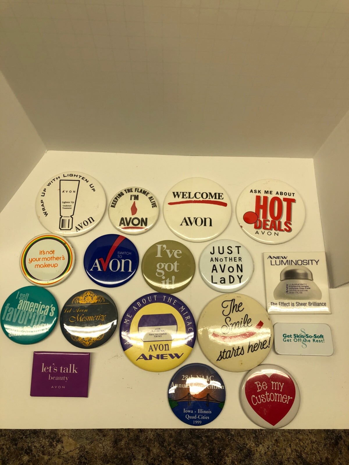 LOT OF 17 VINTAGE AVON REPRESENTATIVE PINBACK BUTTONS | eBay