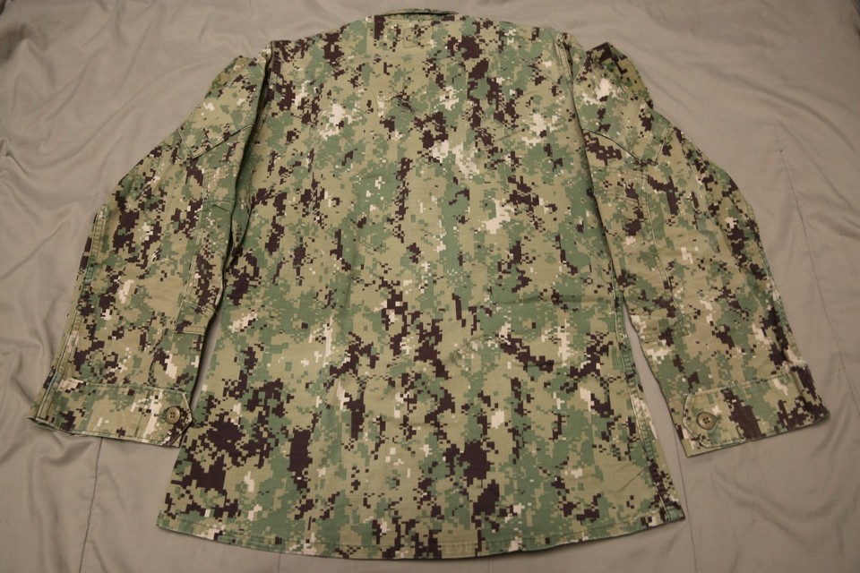 USGI NWU Type III Blouse Jacket AOR2 Camouflage Navy Seabees Small ...
