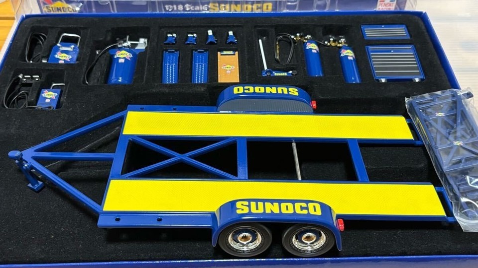 1/18 GMP Team Penske-Sunoco Racing Trans Am Team Trailer & Shop Set ...