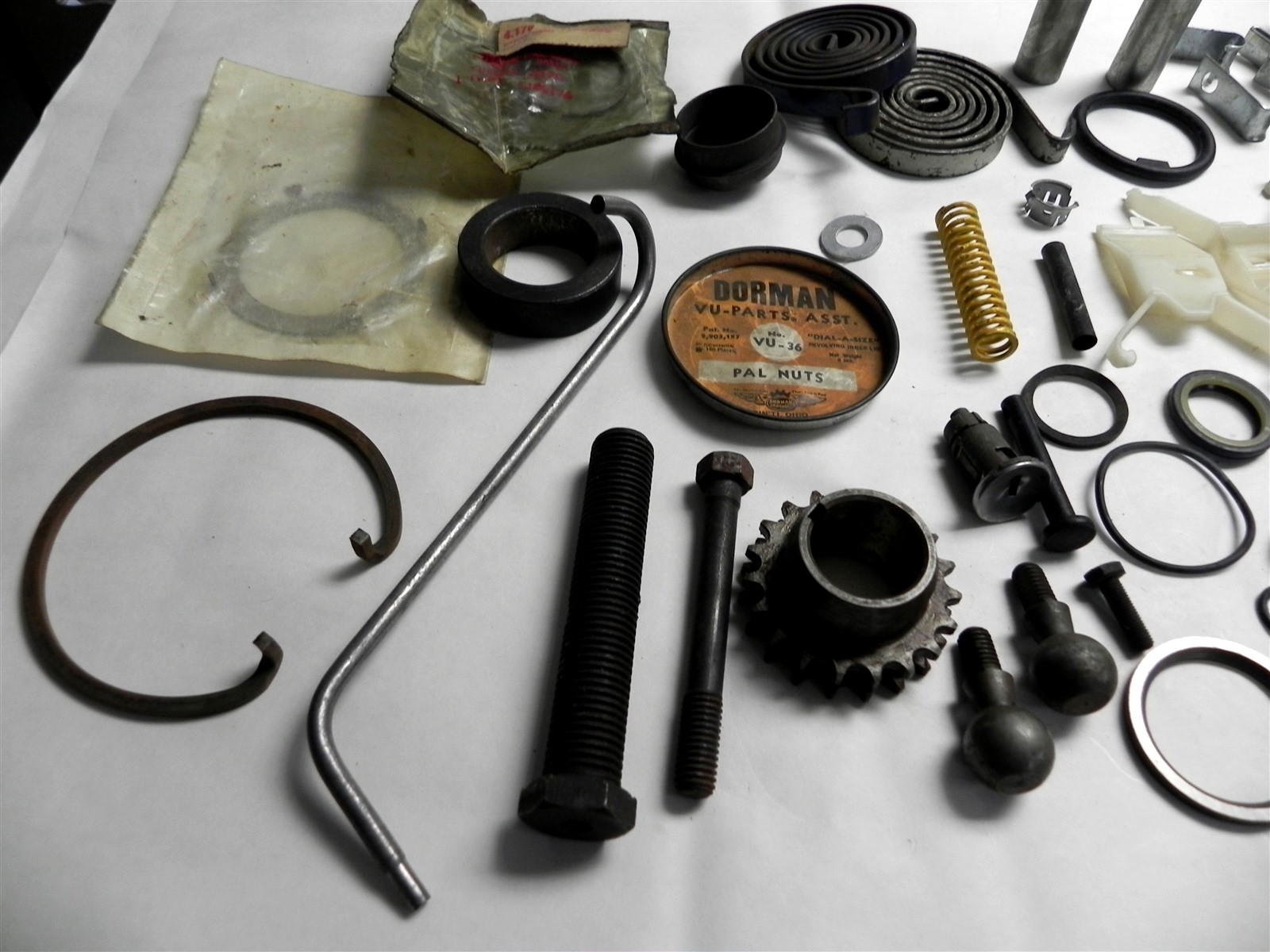 1940s 50s 60s 70s CHEVY GM PARTS LOT IN BOX SPRINGS CLIPS FASTENERS ...